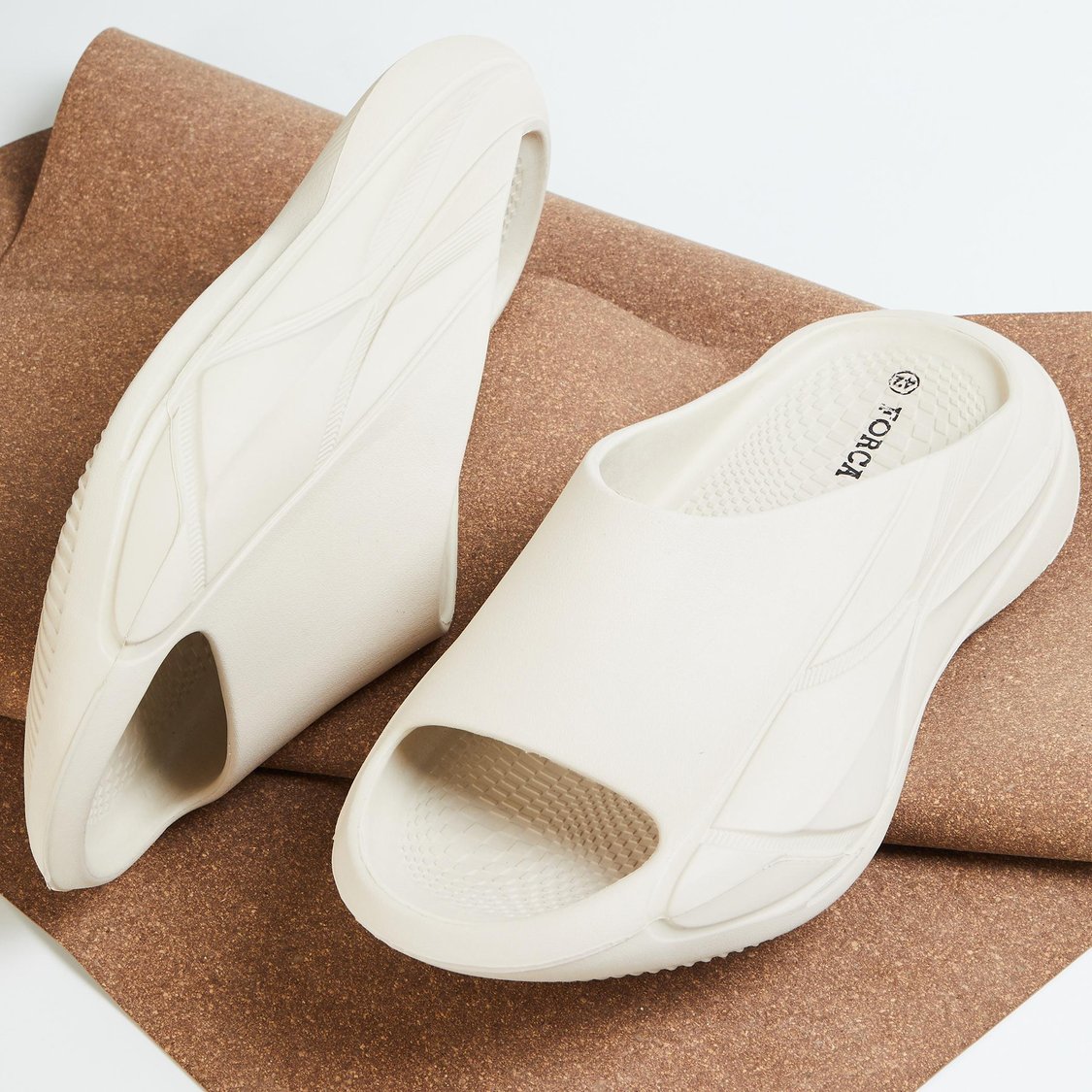 Buy FORCA Solid Sliders from Forca at just INR 799.0