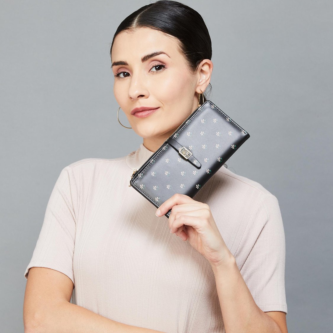 Buy GINGER Women Floral Print Bi-Fold Wallet from Ginger at just INR 999.0