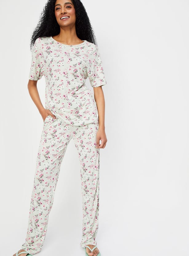 Buy Women Floral Printed PJ Set Online at just Rs. 999.0 ...
