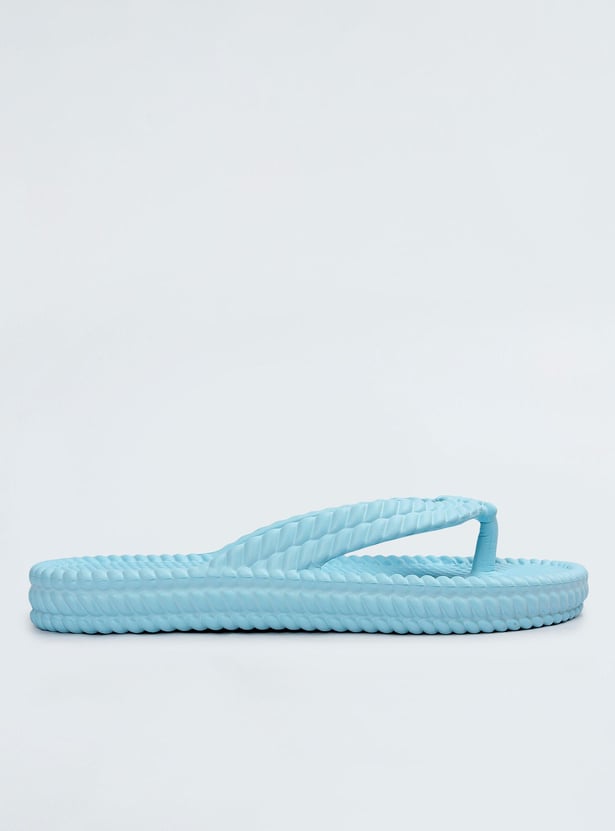 Buy Women Textured Flip Flops Online at just Rs. 299.0 - 1000013365062 ...