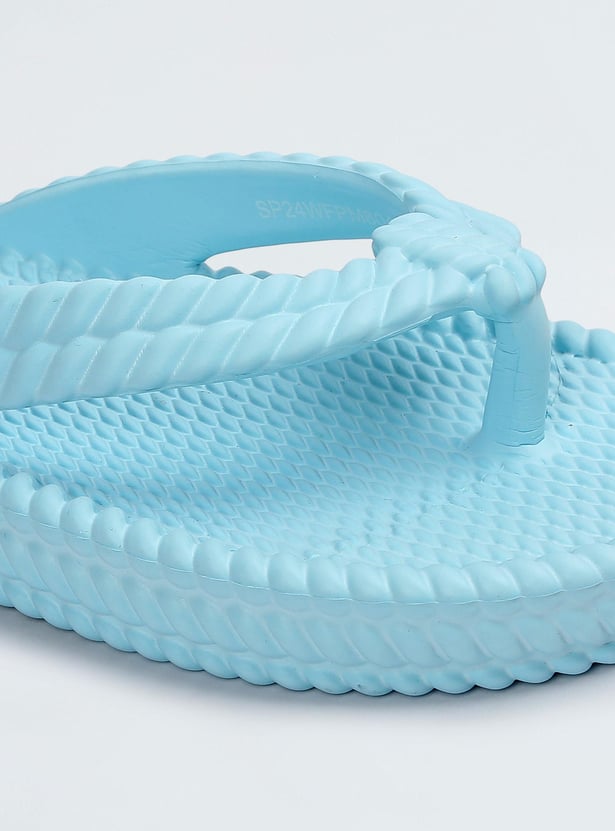 Buy Women Textured Flip Flops Online at just Rs. 299.0 - 1000013365062 ...
