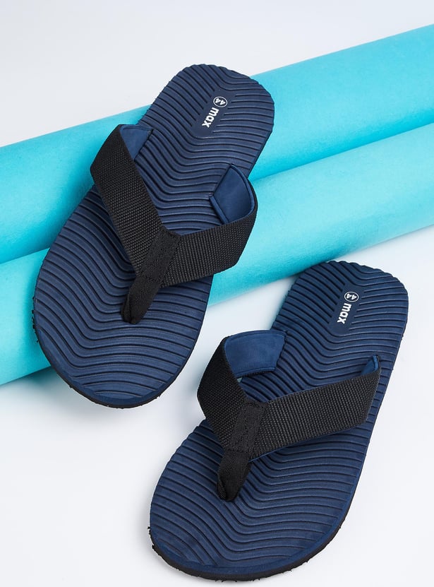 Buy Men Textured V-Strap Flip Flops Online at just Rs. 299.0 ...