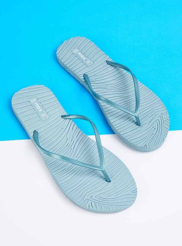 Buy Women Textured Footbed Flip-Flops Online at just Rs. 199.0 ...