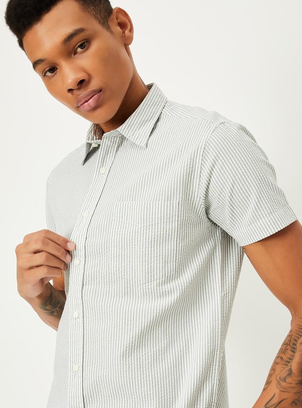 Buy Men Regular Fit Striped Casual Shirt Online at just Rs. 899.0 ...